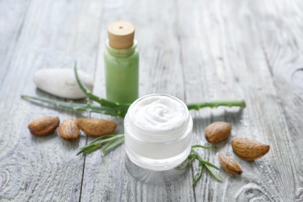 What is the Difference Between Face Cream and Moisturizer? - Avinichi