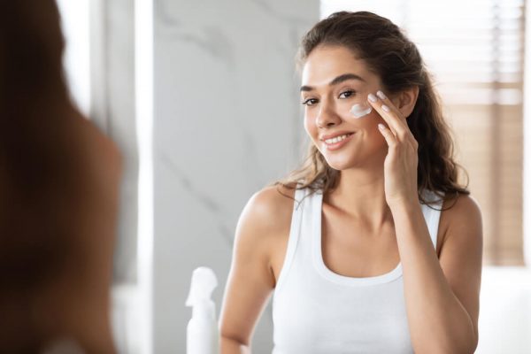What is the Difference Between Face Cream and Moisturizer? - Avinichi